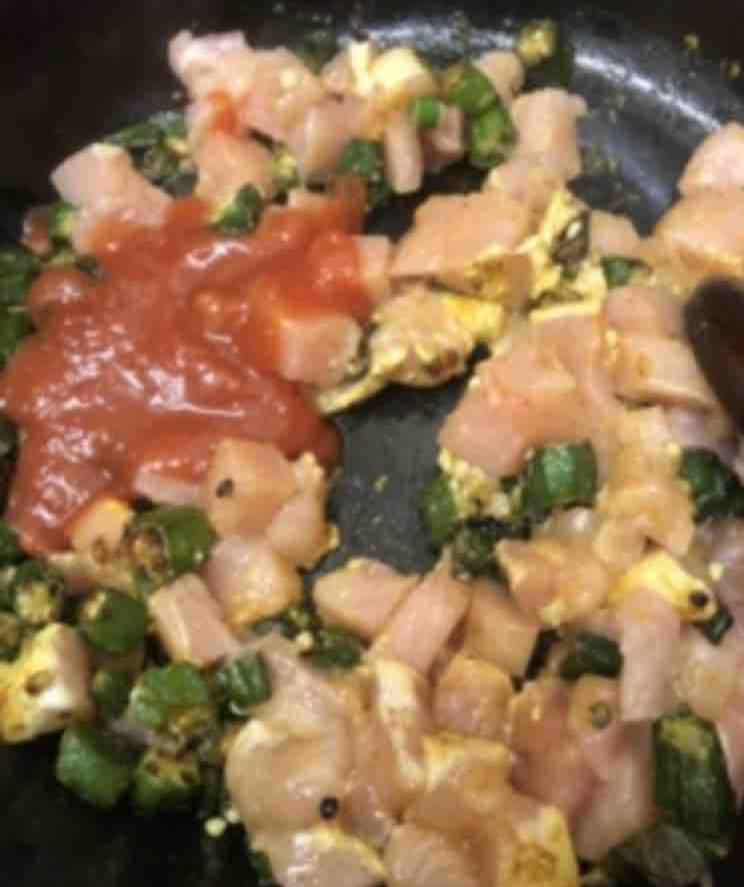 Bhindi Chicken - Tiffin And Tea